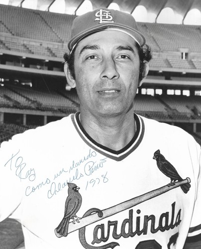 1974 Orlando Pena CARDINALS SIGNED 7-3/4 x 9-3/8 AUTOGRAPH STAFF PHOTO ...