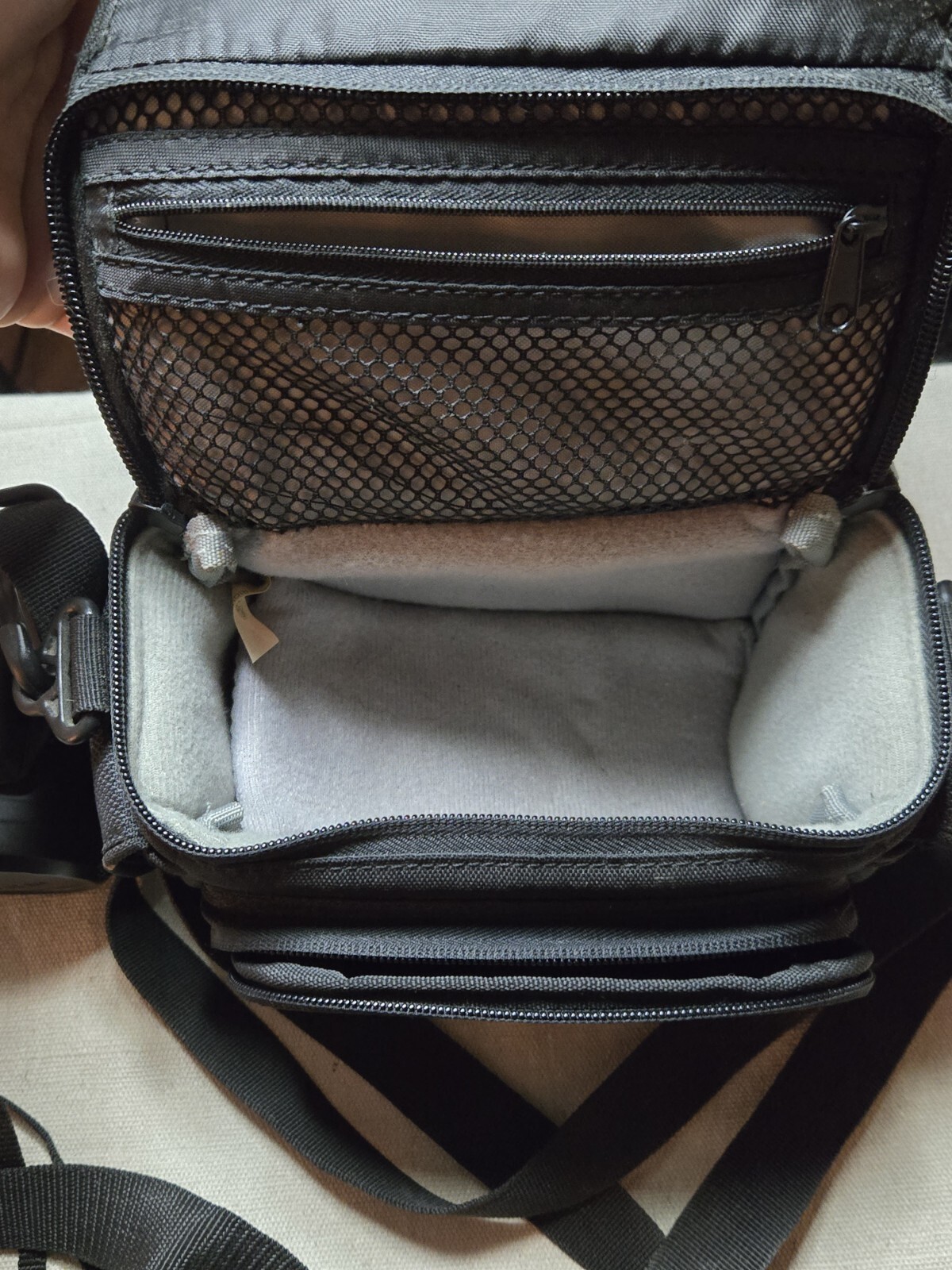 Fujifilm FinePix S2000HD With Strap And Camera Bag Retro Vintage Photo ...