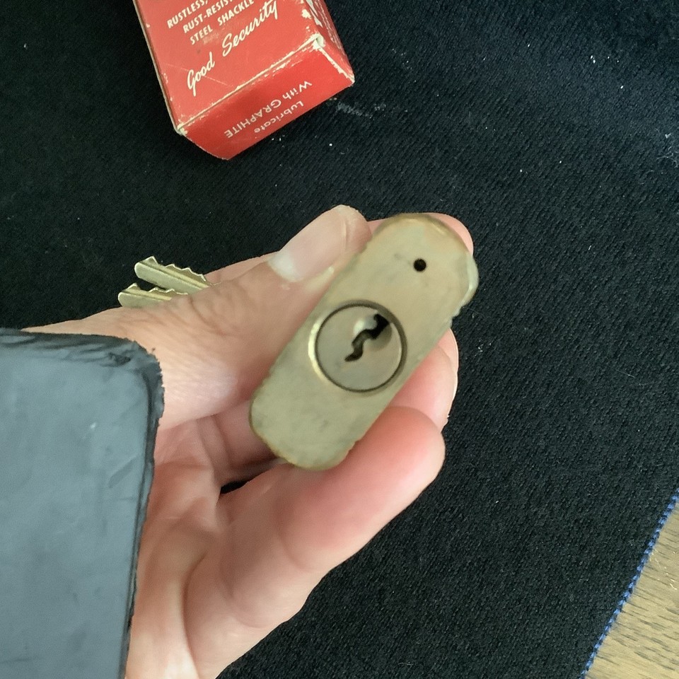 Vintage YALE Disc-Tumbler Padlock 602 NOS 2 KEYS Steel USA | eBay
