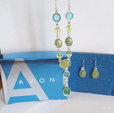 Avon Tonal ‘Y’ Gift Set Green NEW IN BOX Earrings with Necklace | eBay