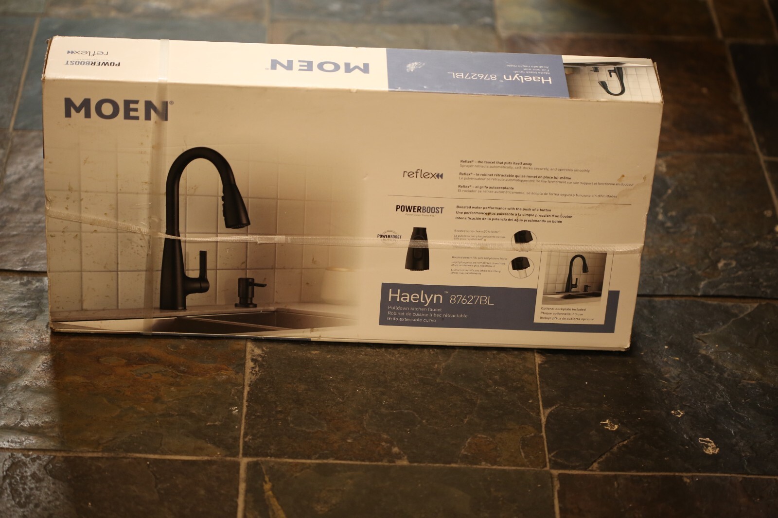 Moen Haelyn Matte Black Single-Handle Pull-Down Sprayer Kitchen Faucet ...