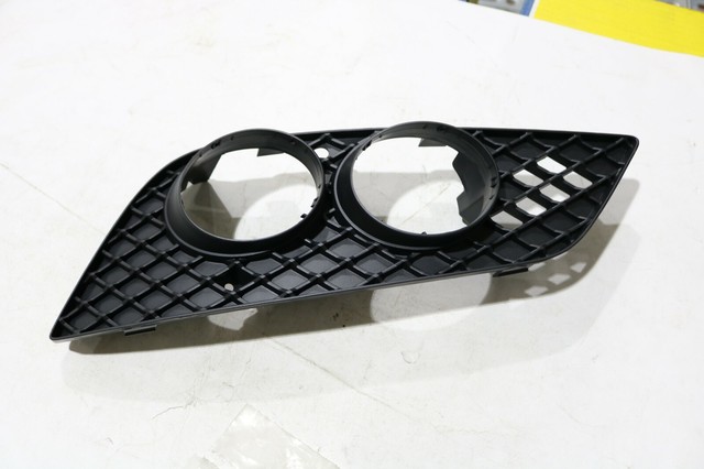 Genuine MERCEDES BENZ R W251 LCI Front Left Fog Light Grill A2518854523 ...
