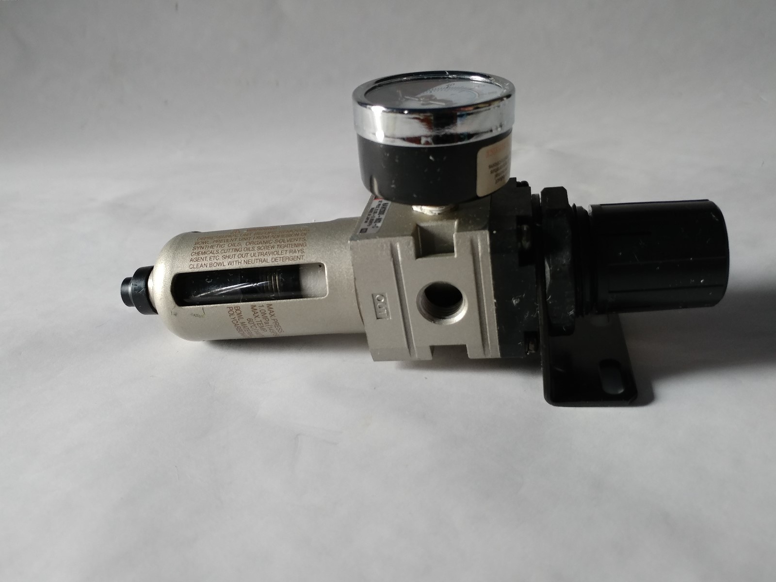 SMC AW20-N02C-CZ Filter Regulator with Pressure Gauge - Used | eBay