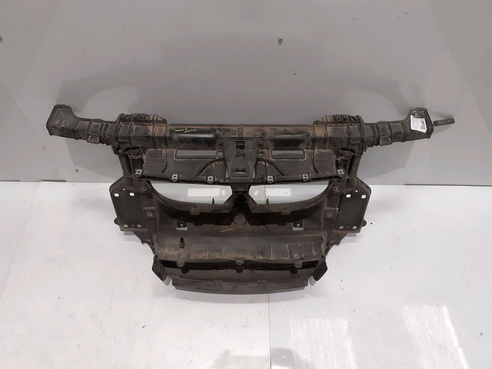 FACE AV BMW SERIE 1 PH 1 (E87) 51647193192 | eBay