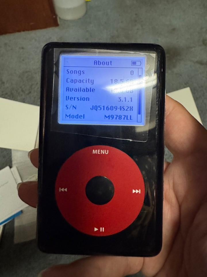 Apple iPod Classic 4th Generation mono 20GB U2 Special Edition Black ...