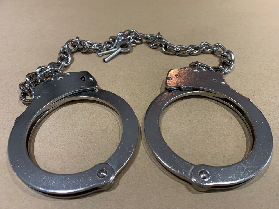 XL LEG ANKLE DOUBLE LOCKING SOLID STEEL HANDCUFFS 2 GENUINE Police Keys ...