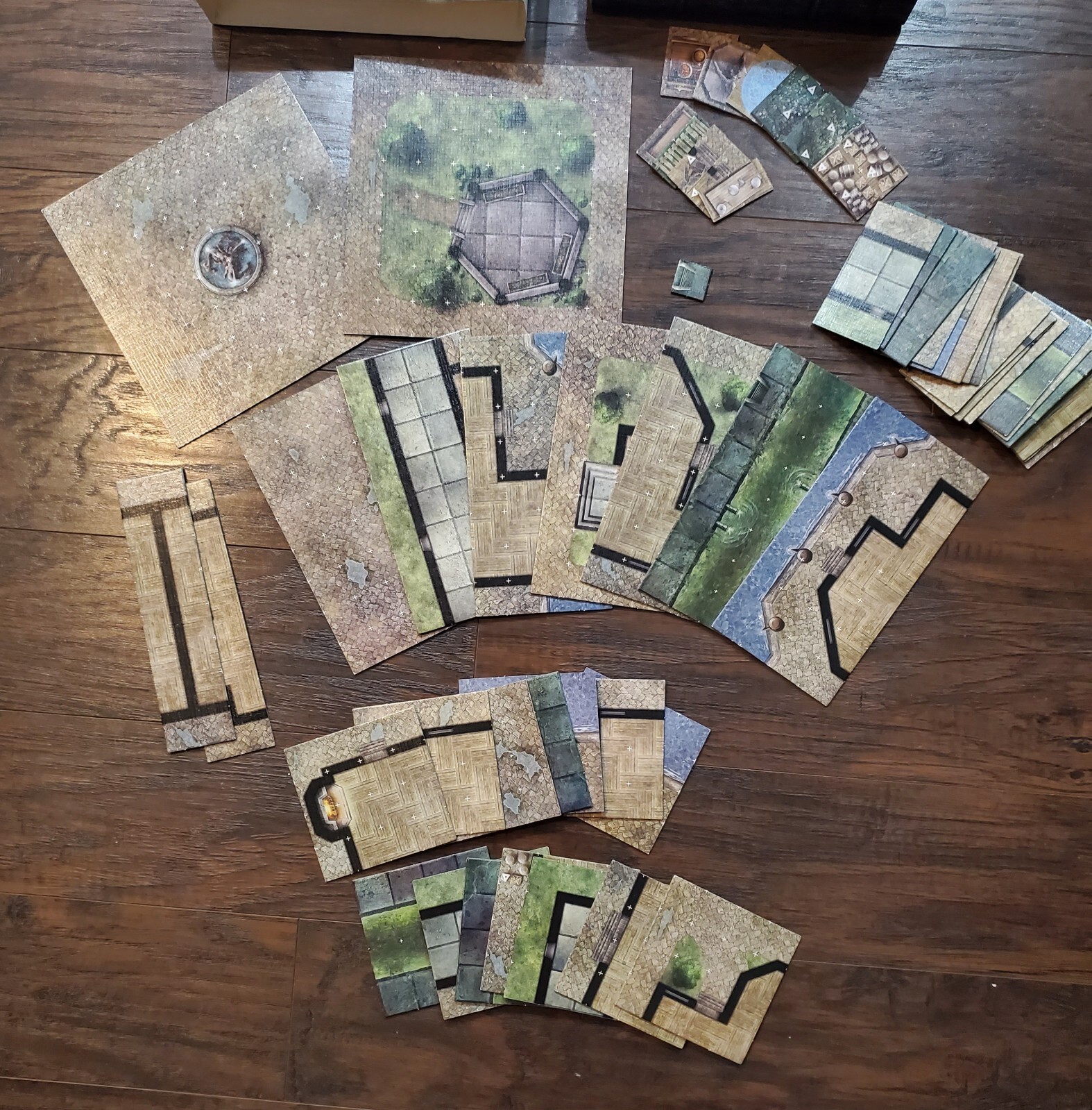 Lot of 2 D&D Dungeons & Dragons. Dungeon Tiles Master Set The Dungeon ...