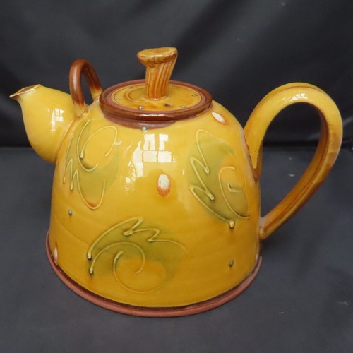 Jennifer Hall, British studio pottery slipware large teapot, c1990 ...