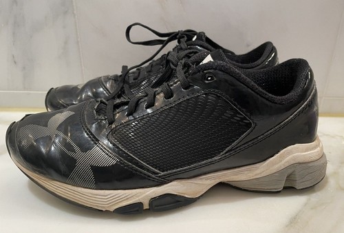 Under Armour Black white boys shoes size 5 US 37.5 EU baseball running ...
