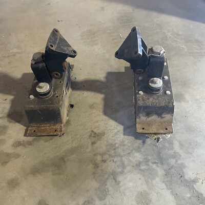 Mercury MerCruiser V8 GM Boat Engine motor mounts brackets | eBay