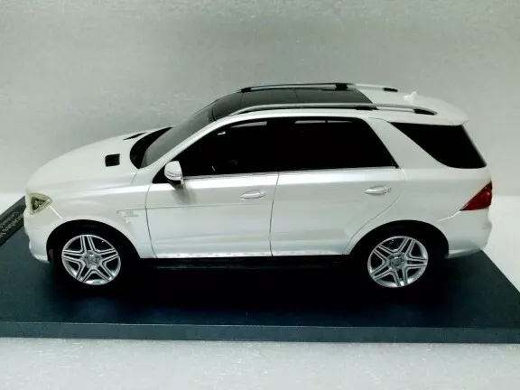 1/18 Mercedes Benz ML63 AMG SUV 2012 White | eBay 1/18 Mercedes Benz ML63 AMG SUV 2012 White | eBay