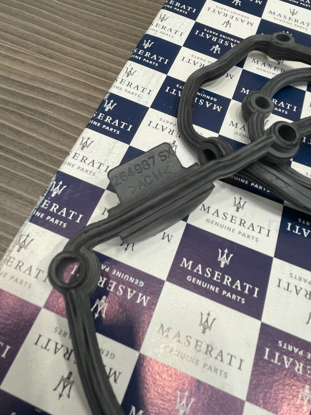 Maserati 264987 Head Cover Gasket Left Fits GranCabrio Granturismo ...