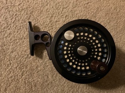 ABLE #3 fly reel practically brand new black used 3 times completely ...