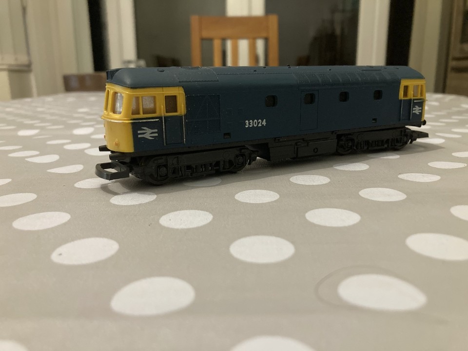 Lima 00 Gauge Class 33 Diesel Locomotive 33024 BR Blue Livery | eBay UK