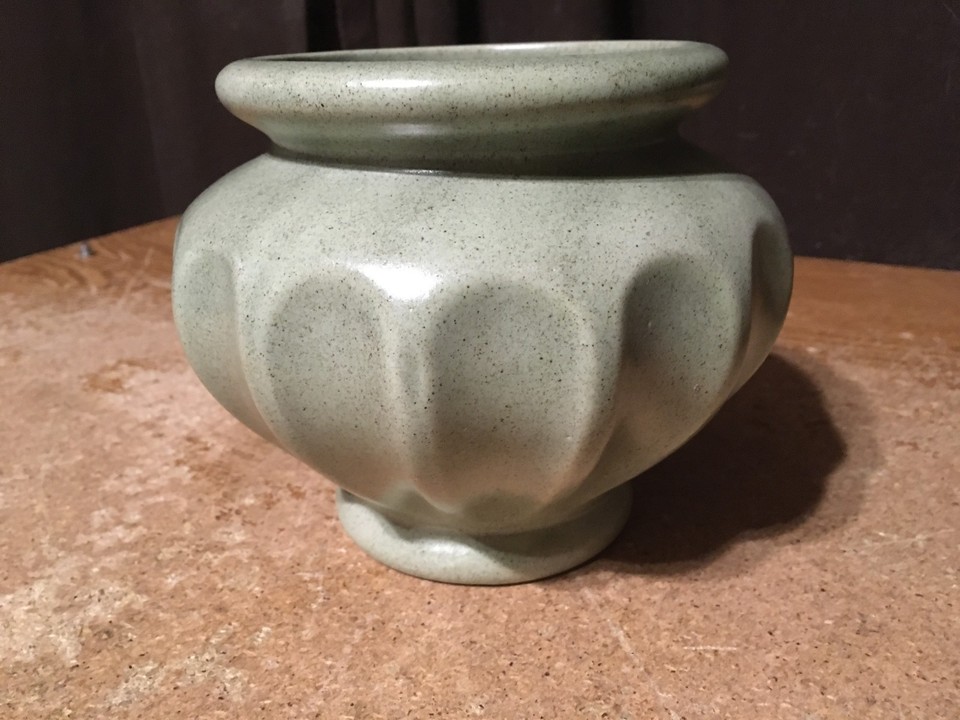 HAEGER GREEN RIBBED VASE POT PLANTER FLORIST TELEGRAPH DELIVERY ...