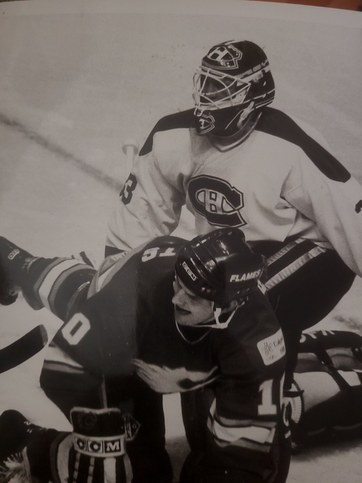 1988 PATRICK ROY NHL HOCKEY GOALIE PHOTO GARY ROBERTS MONTREAL ...
