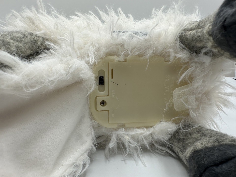 Hallmark Christmas 'Tis the Screamin' Fainting Goat w Sound & Motion ...