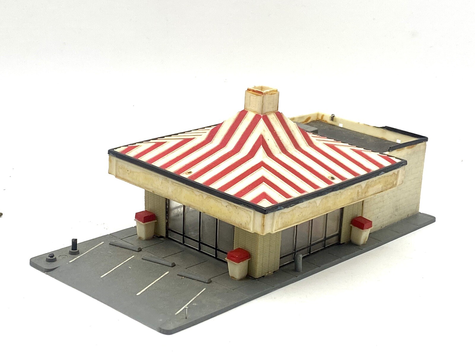Vintage Kentucky Fried Chicken Restaurant & Convenience Store HO Scale ...
