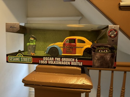 Jada Hollywood Rides: Sesame Street - Oscar The Grouch & 59 VW Beetle 1 ...