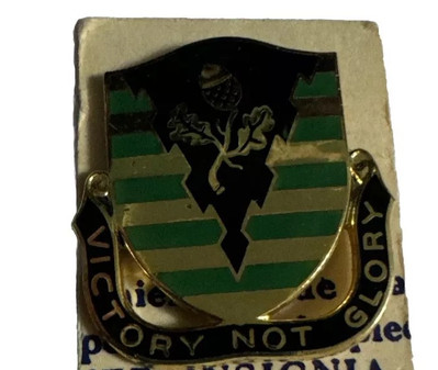 US Army 704th Tank Battalion Unit Identifier Crest PIN | eBay