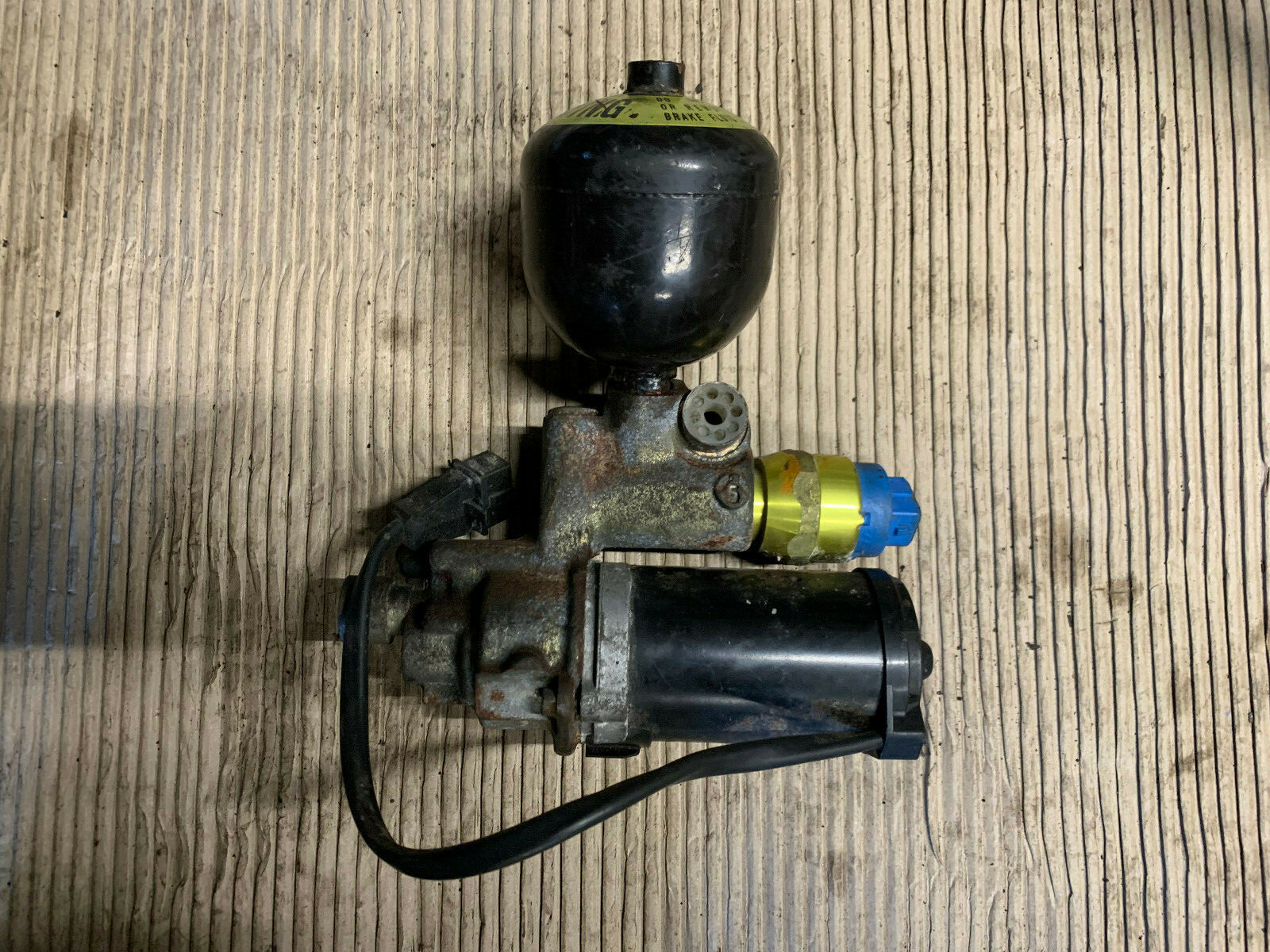 JAGUAR XJS XJ40 XJ6 4.0l ABS PUMP BRAKE WITH ACCUMULATOR ASSEMBLY | eBay UK