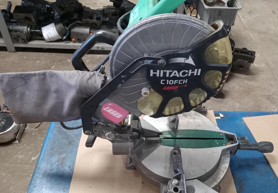 Hitachi C10FCH 15 Amp 10-Inch Compound Miter Saw with Laser - GHA-164 ...