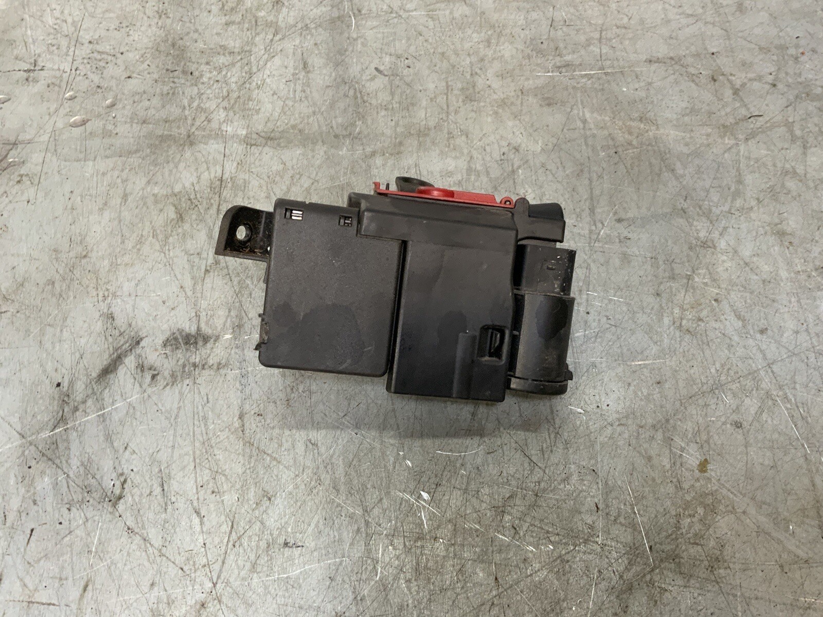 AUDI A4 S4 RS4 B9 15-22 BATTERY JUNCTION POWER DISTRIBUTION BOX ♻️ ...