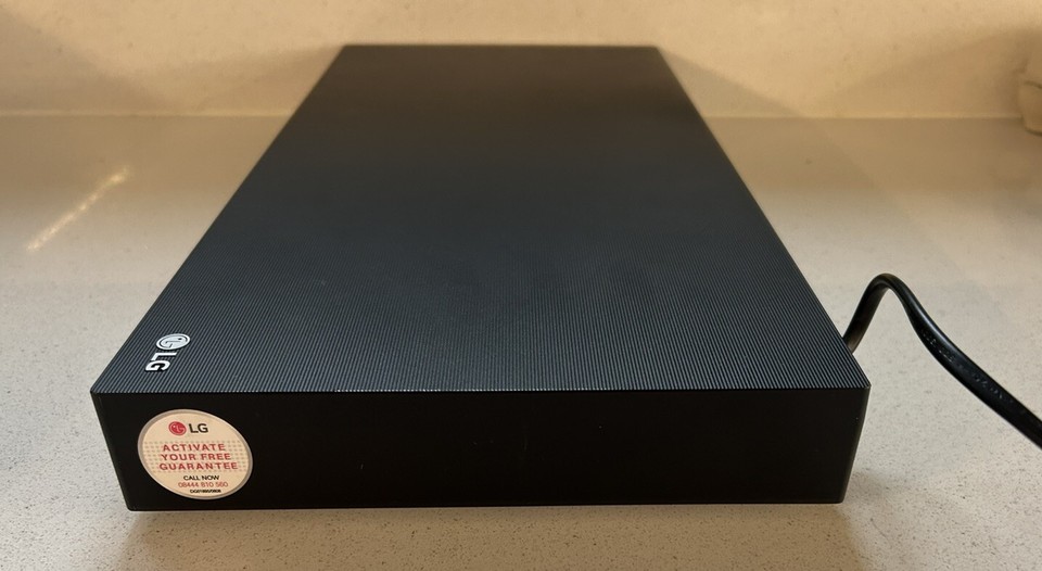 LG UBK90 Multi Region DVD 1-6 4K ATMOS HDR WiFi 3D Dolby Vision Blu-ray ...