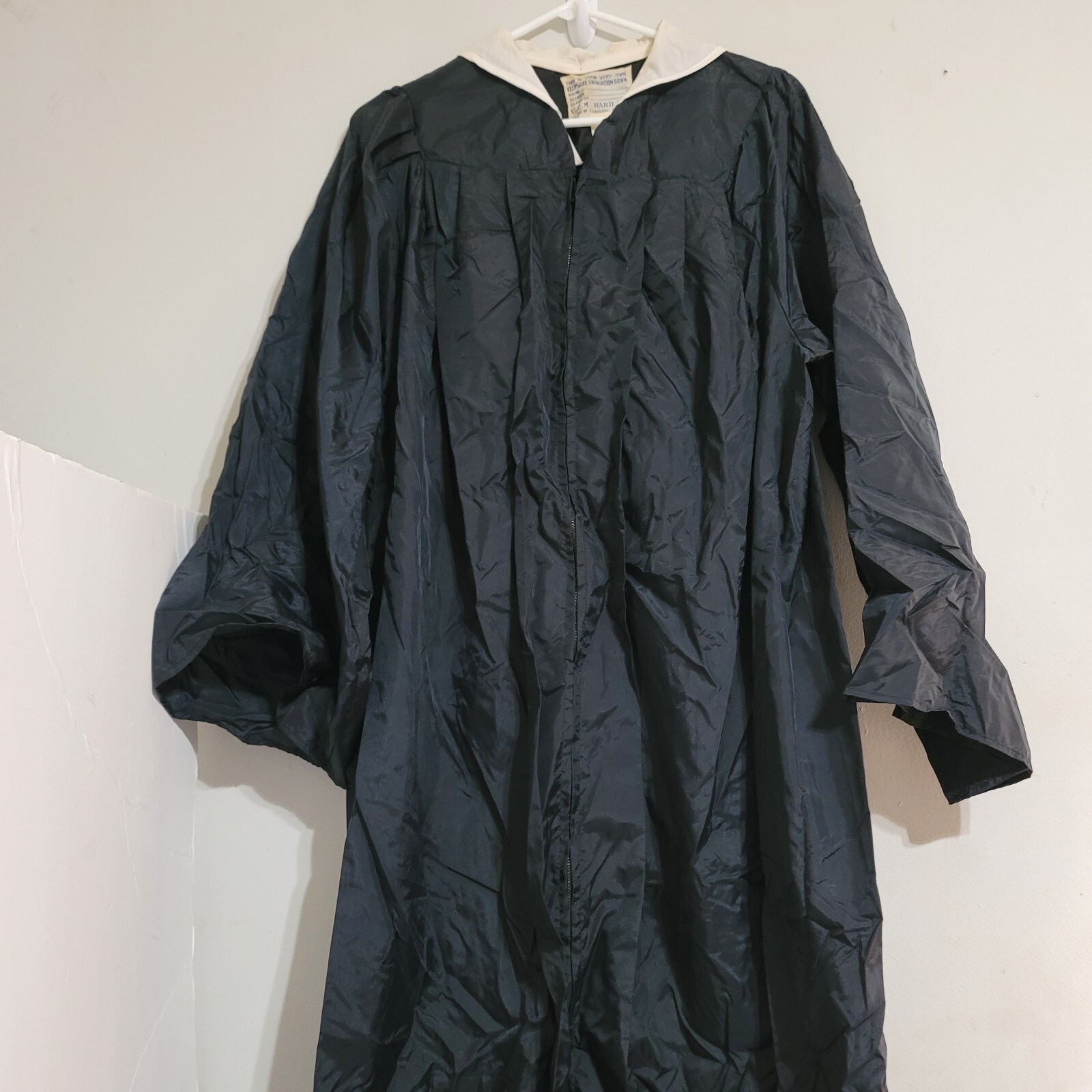 Vintage graduation cap and gown size Medium Black Hal… - Gem