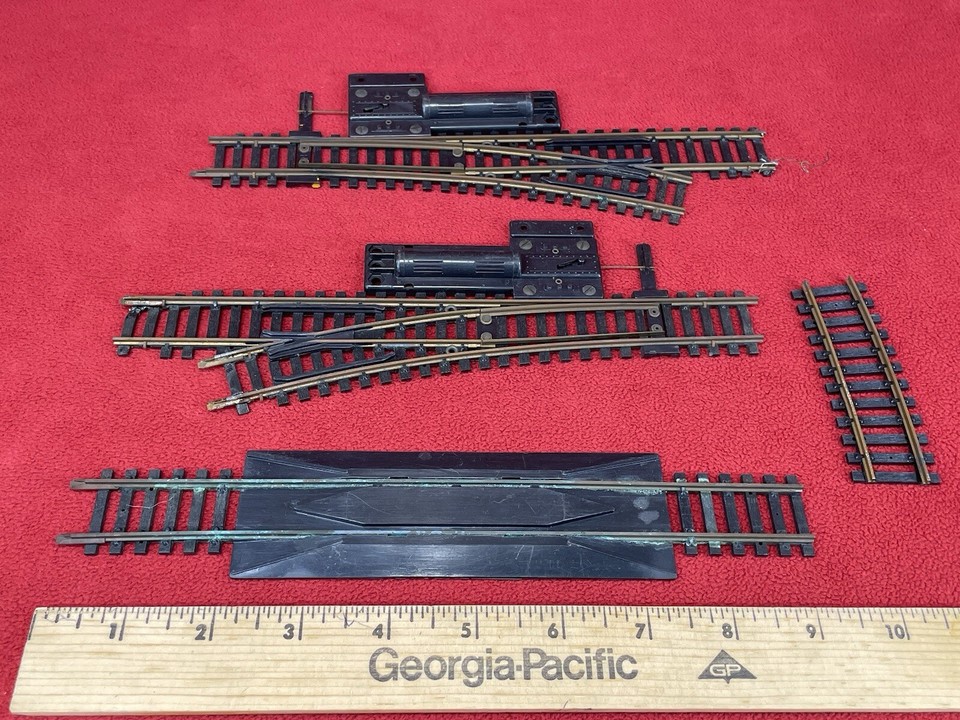 Lionel-Gilbert-Ho-Revell & Atlas Train Set Lot Engine- Towers-Building ...