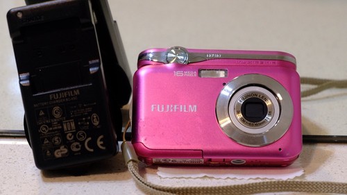 WORKING FUJIFILM FINEPIX JV250 16MP Compact Digital Camera - PINK ...