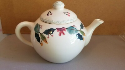 HARTSTONE POTTERY for L.L. BEAN -CHRISTMAS GARLAND - 6 cup TEAPOT | eBay
