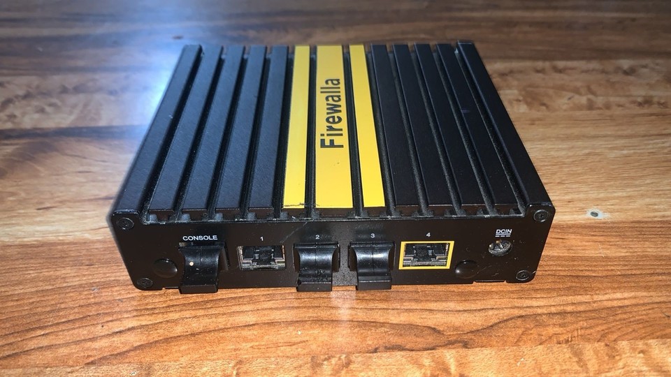 Firewalla Gold: Multi 1G Gigabit Cyber Security Firewall & Router DHCP ...
