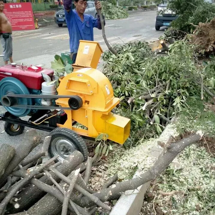 Diesel Engine Wood Sawdust Making Machine Wood Crusher Palm Wood Powder ...