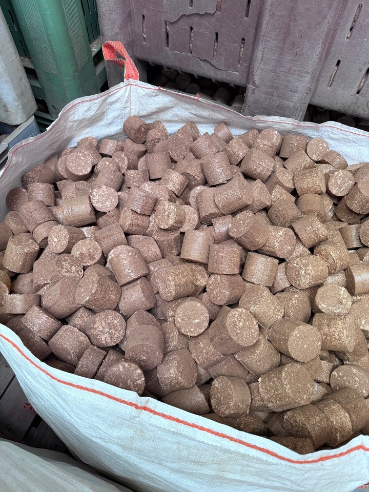 High Quality Briquettes, 300kg Bulk Bags, SPECIAL OFFER | eBay UK