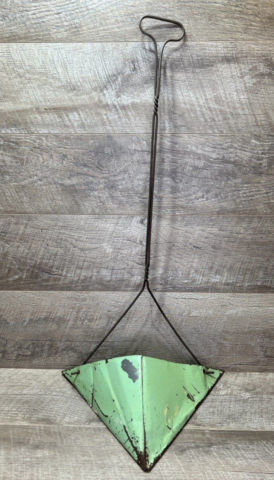 Vintage 1940s Green Metal Twisted Long Handled Dust Pan Triangle ...