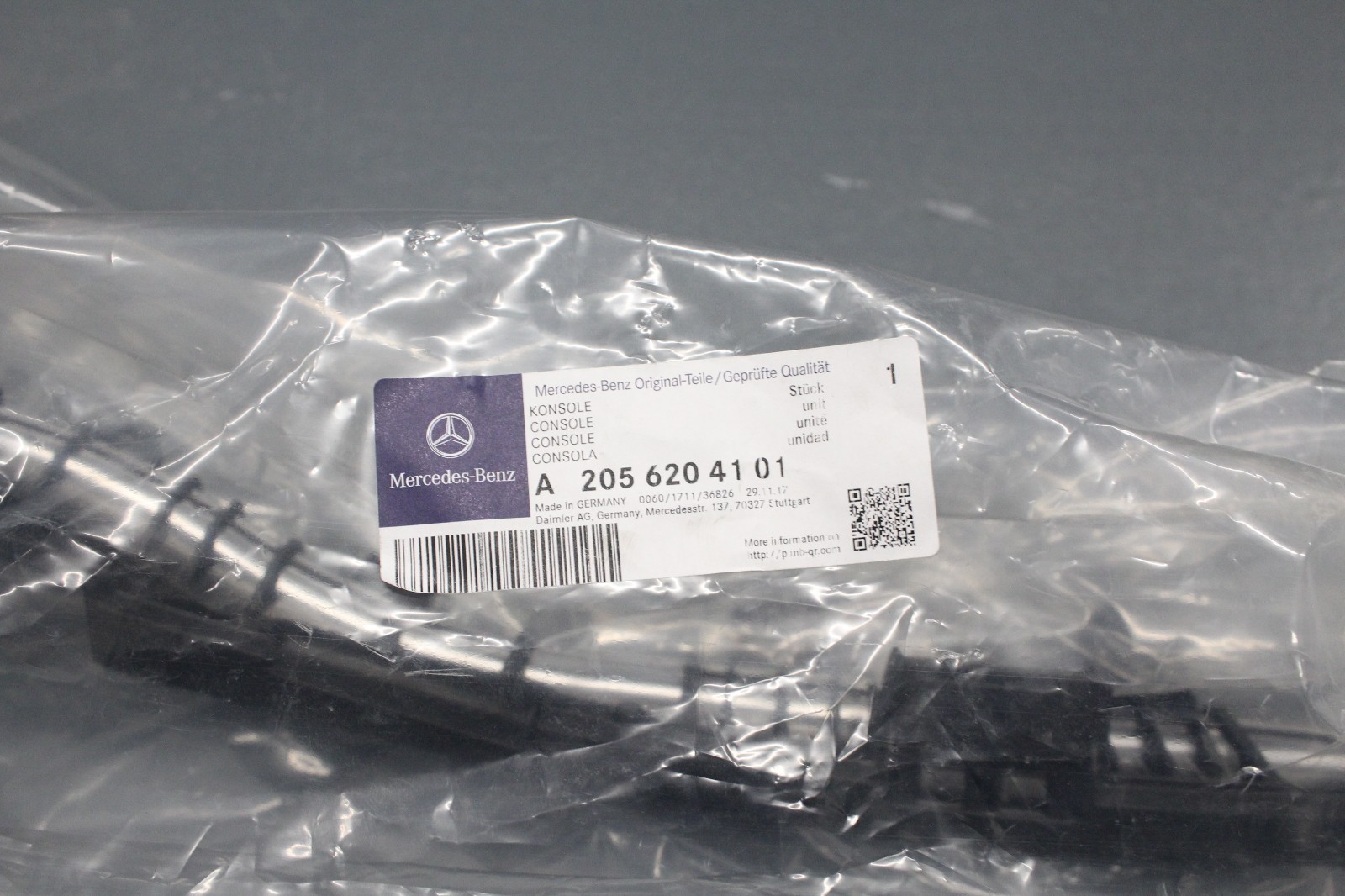 NEW Genuine Mercedes-Benz W205 C-Class FRONT Bumper Mounting Console ...