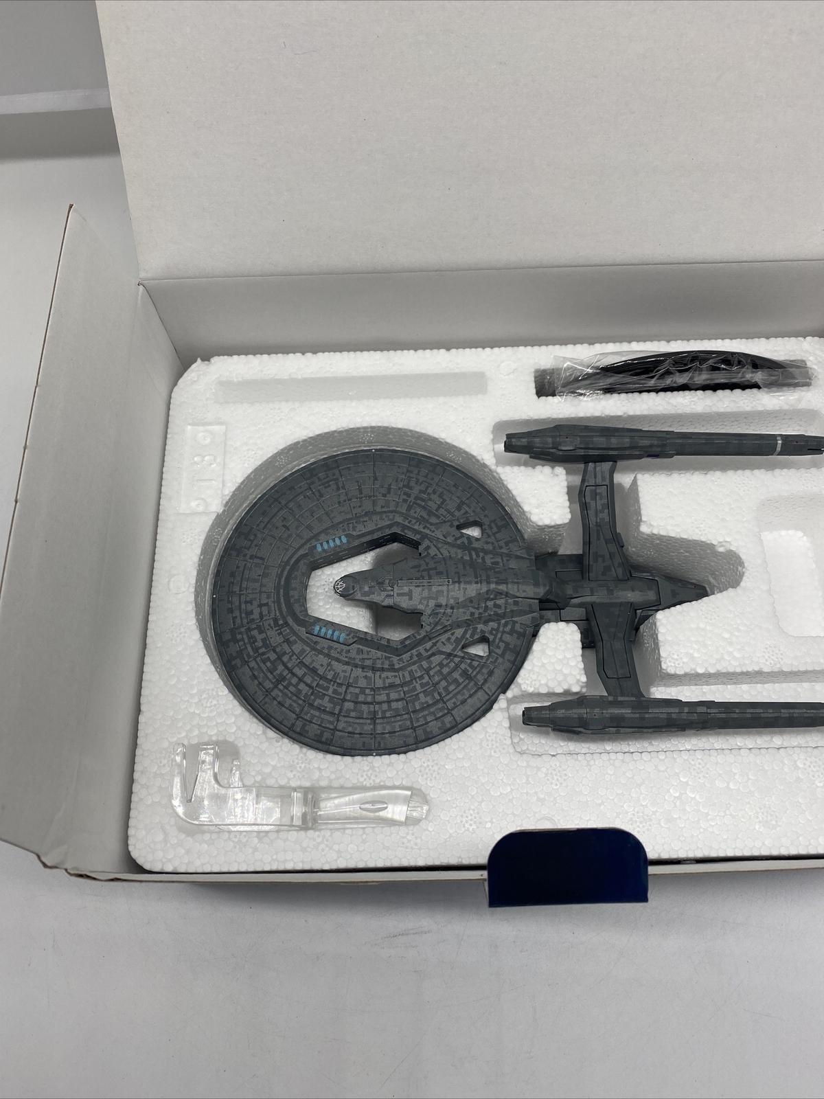 STAR TREK EAGLEMOSS STARSHIPS COLLECTION - SPECIAL ISSUE USS VENGEANCE ...