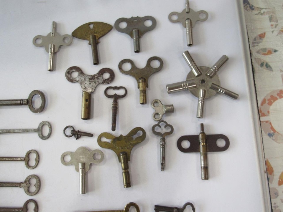 102 Antique Keys Including Clock Keys,Barrell Skeleton Keys,and More | eBay