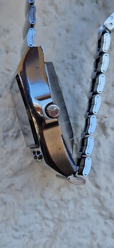 Seiko Quartz Chronographe James Bond Acier 36 Mm Digital LCD Ref. 0634 ...