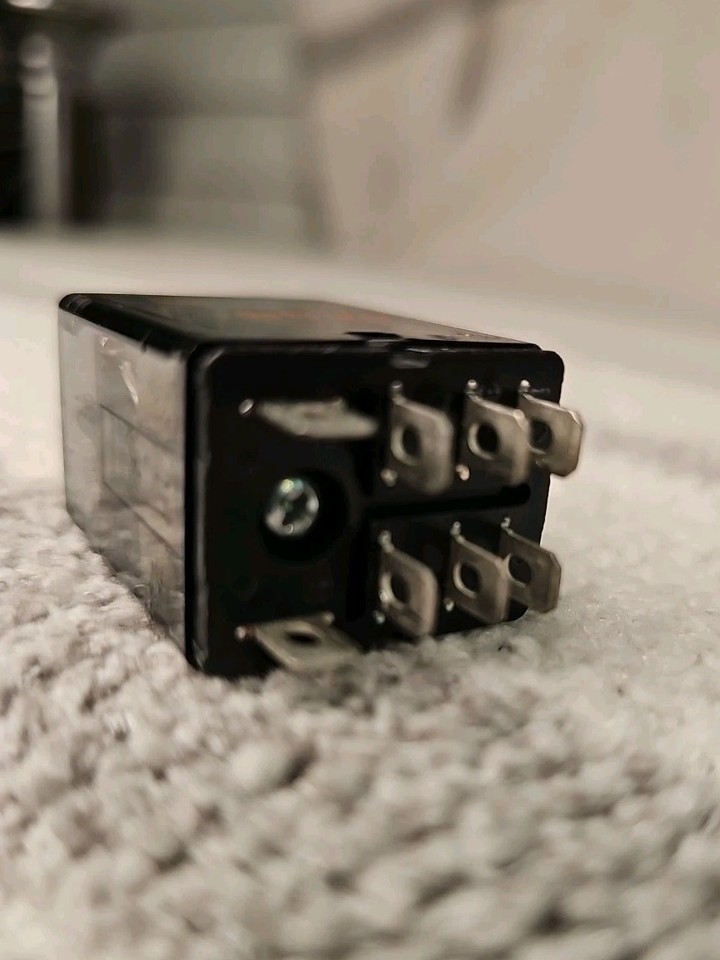 K10P-11A15-120 Plug In Power Relay, 120V AC Coil, 15A Switching Current ...