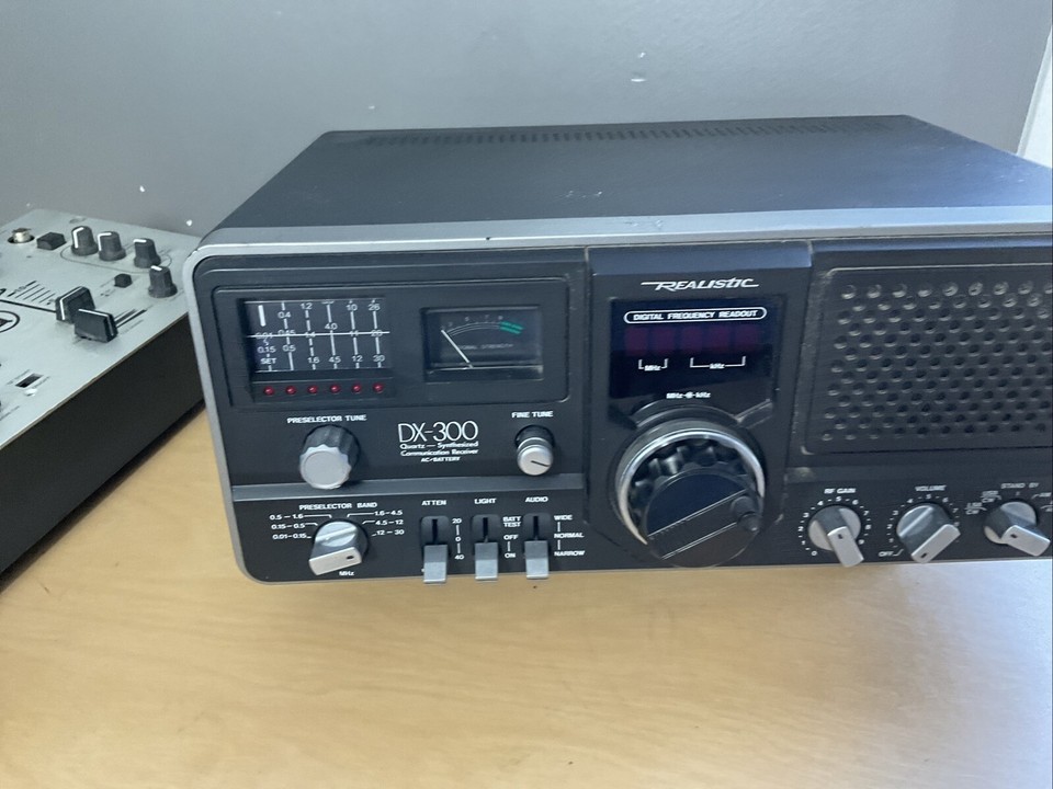 Realistic DX-300 Quartz Synthesized Ham/Shortwave Receiver AC Radio ...