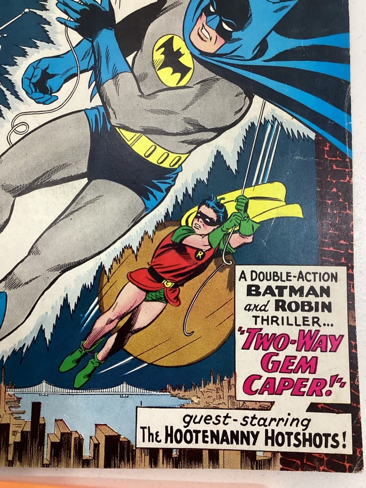 DC COMICS 1964 BATMAN 164 NEW BAT LOGO KEY TWO WAY GEM CAPER | eBay