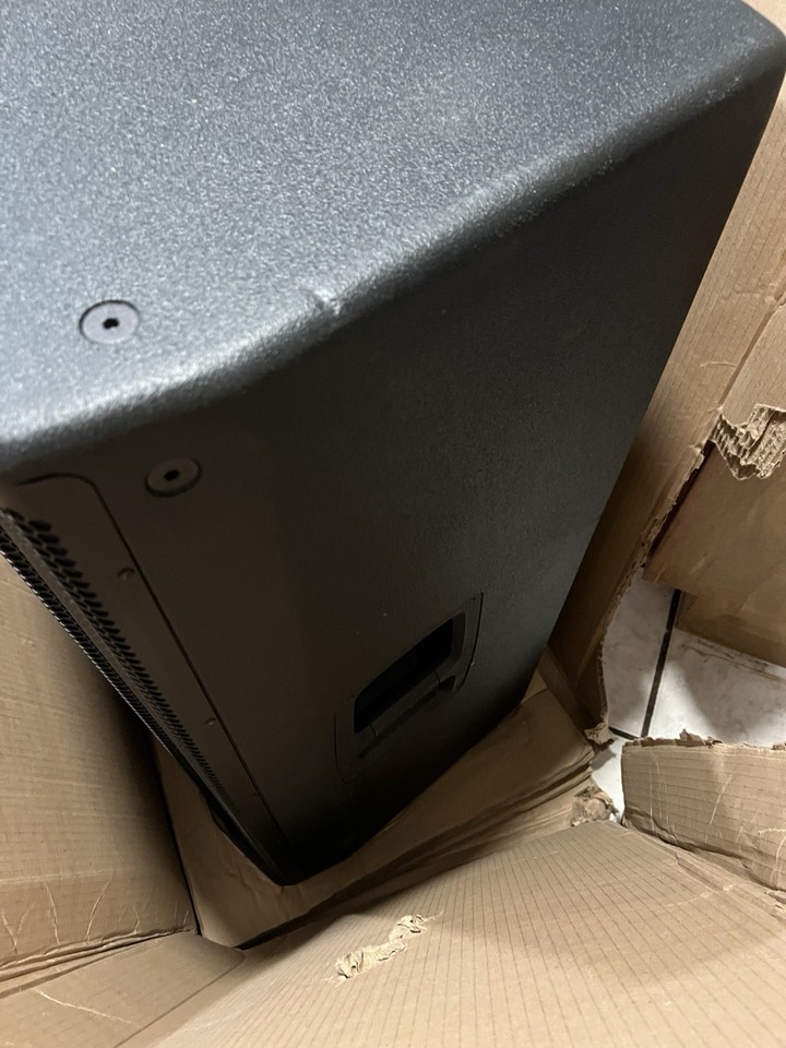 JBL SRX835P 15" Three-Way Bass Reflex Self-Powered System - Black ...