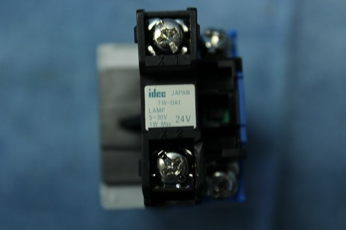 NEW IDEC ALW TW-DA1 Pushbutton RED 5-30V 1W Max 2-NO HW-C10 600V ...