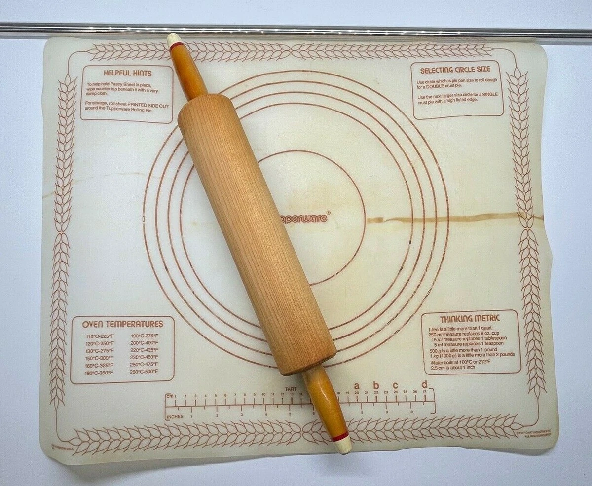 Tupperware Rolling Pin And Mat