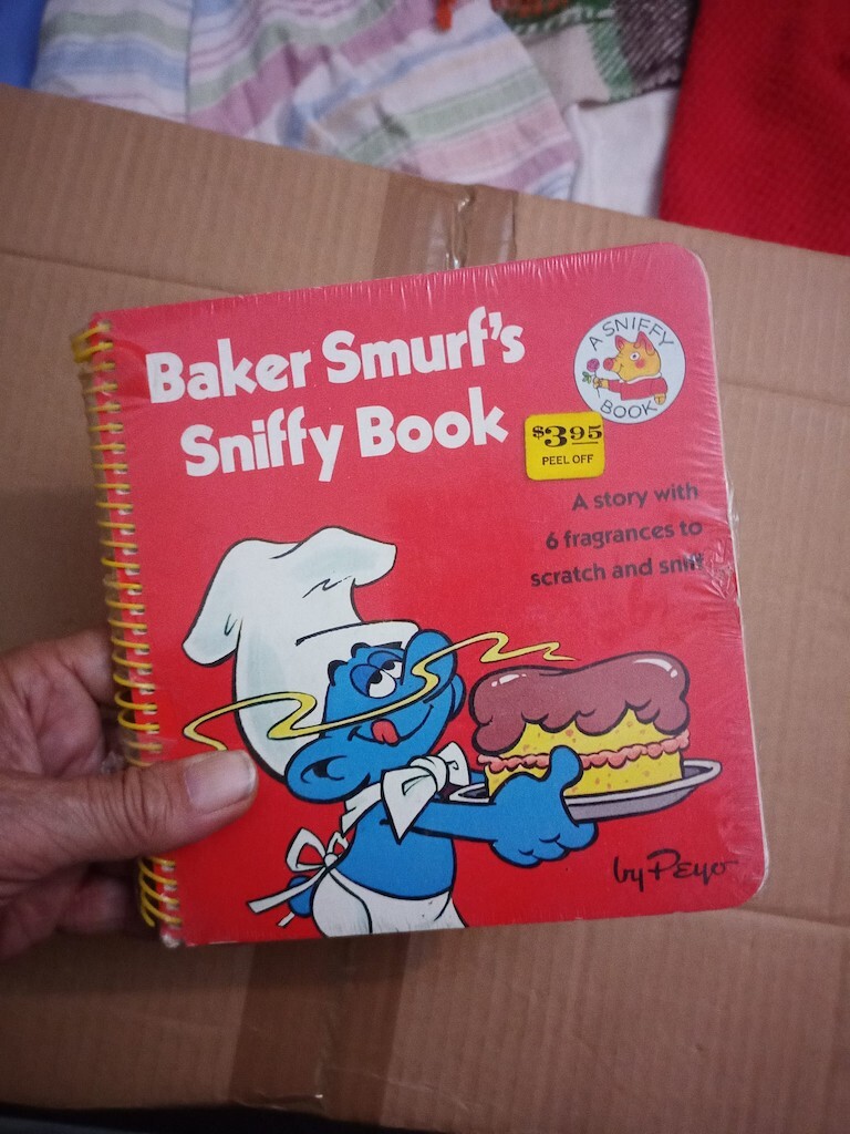 ULTRA RARE BAKER SMURF'S SNIFFY BOOK ODORAMA BOOK 6 FLAGRANCES PUFFI ...