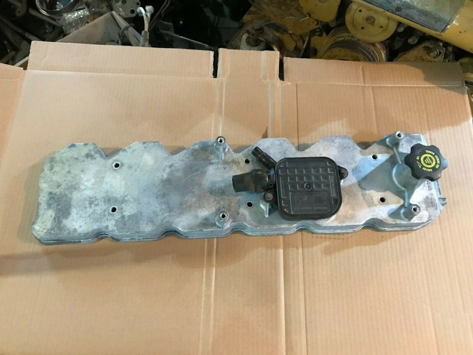 DODGE CUMMINS 03-05 VALVE COVER 3957925 BREATHER COMMON RAIL 5.9 DIESEL ...