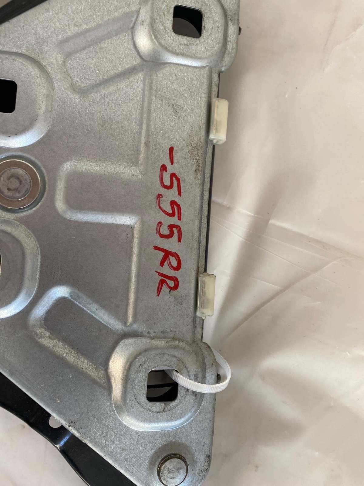 2009 - 2016 AUDI A4 Convertible Rear Window Regulator w/ Carrier ...