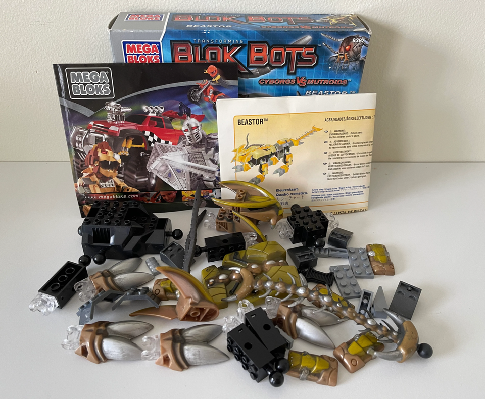 Mega Bloks Transforming Blok Bots Cyborgs vs Mutroids Beastor Vintage ...